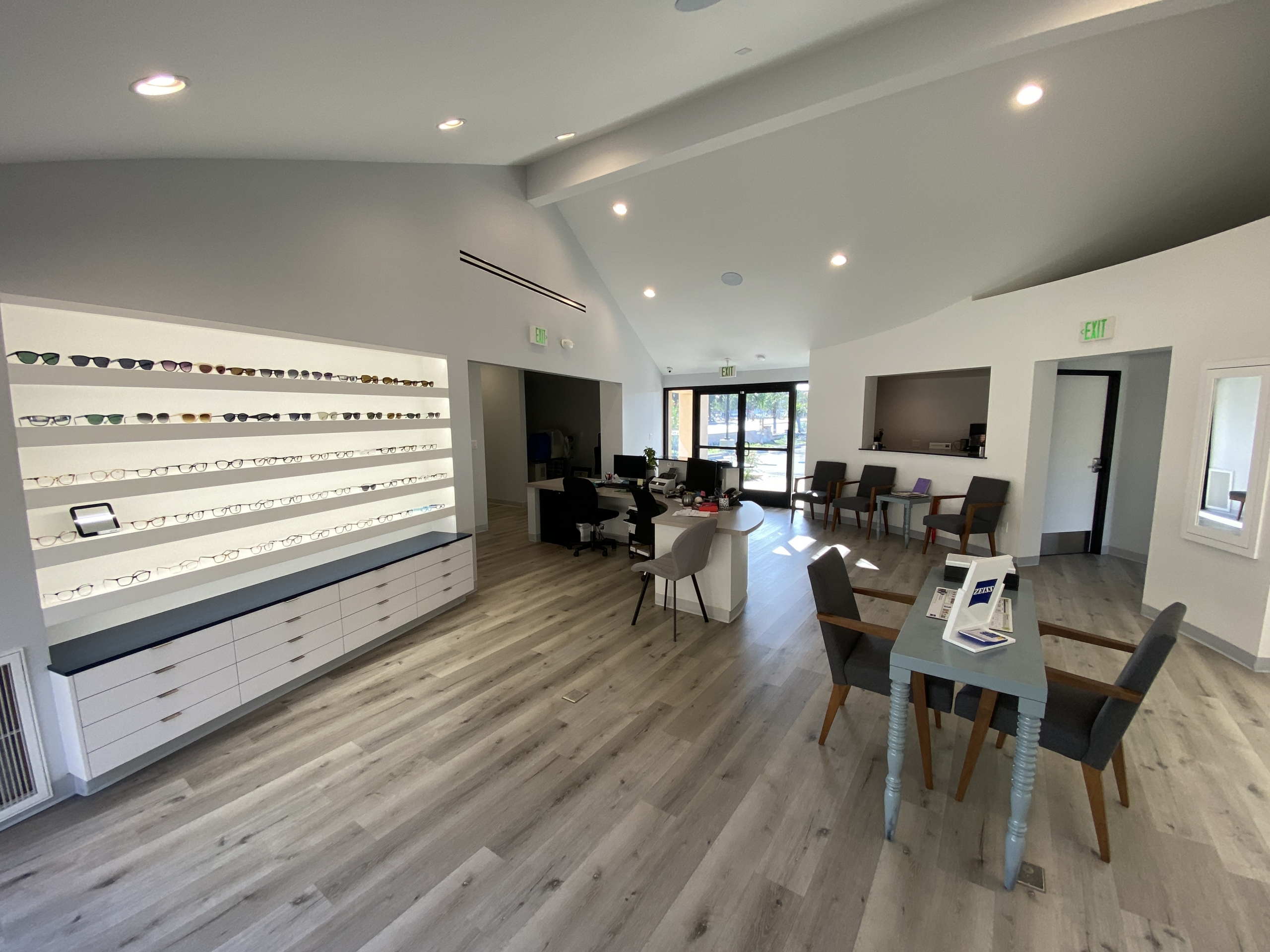 Bender Eye Tustin Optometrist – Bender Eye Optometry is a Tustin Eye Doctor